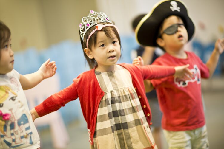 Free, fun drama games to help your child learn English